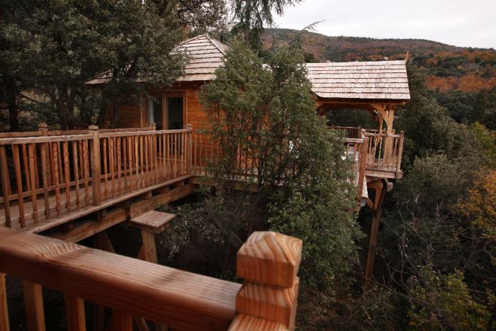 La cabane dans les arbres L'extérieur en automne | La cabane dans les ...